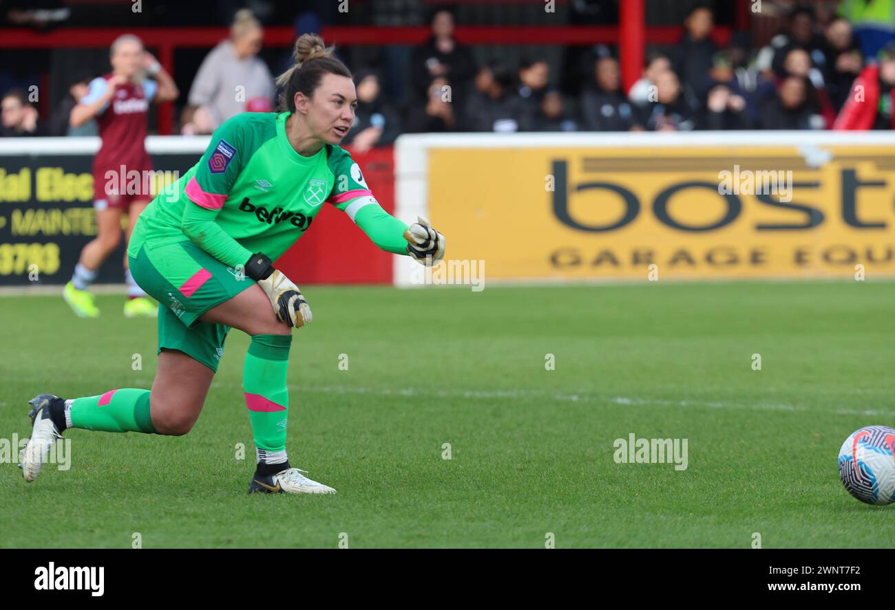 DAGENHAM, ENGLAND - MARCH 03: Mackenzie Arnold of West Ham United WFC ...