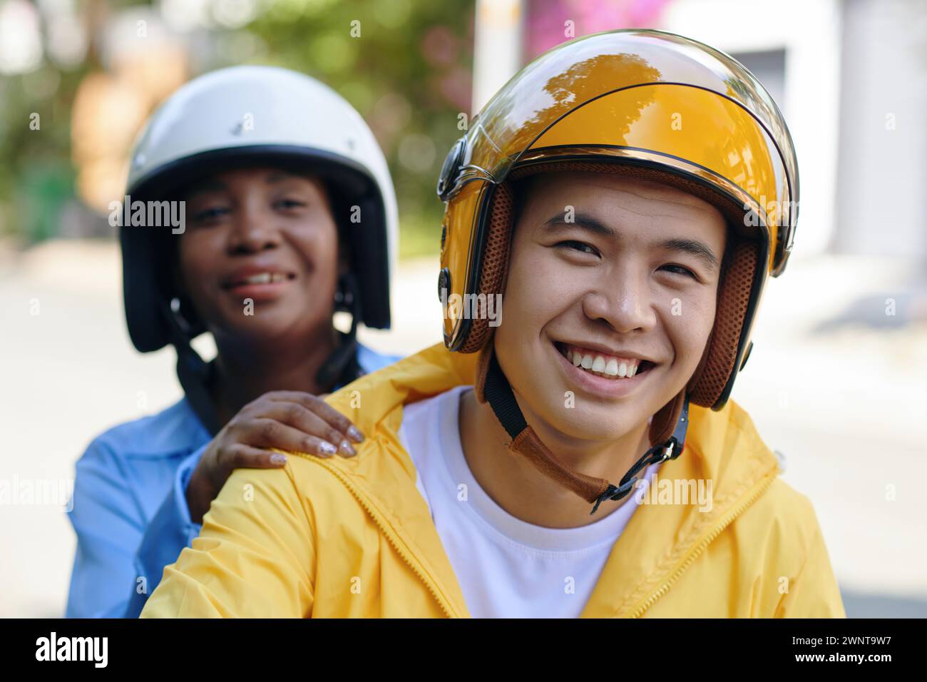 Vietnamese motorbike taxi driver hi-res stock photography and images ...
