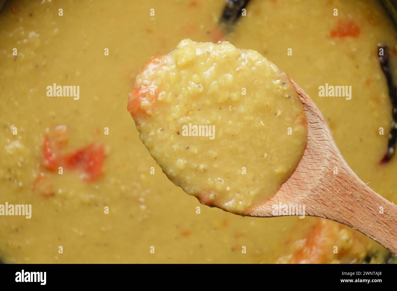 Curry pot large hi-res stock photography and images - Alamy