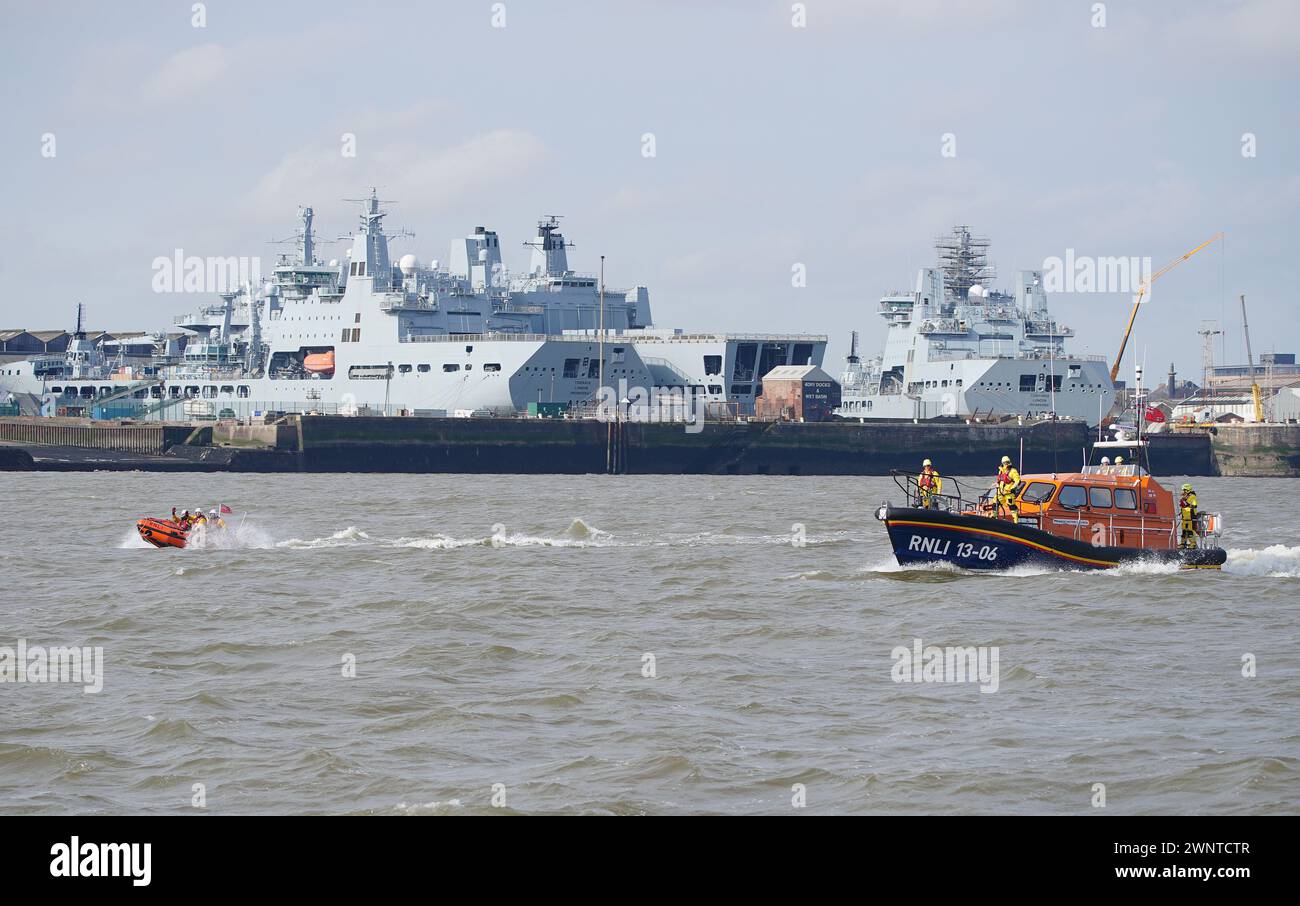 Rnli 200 ans Banque de photographies et d’images à haute résolution - Alamy