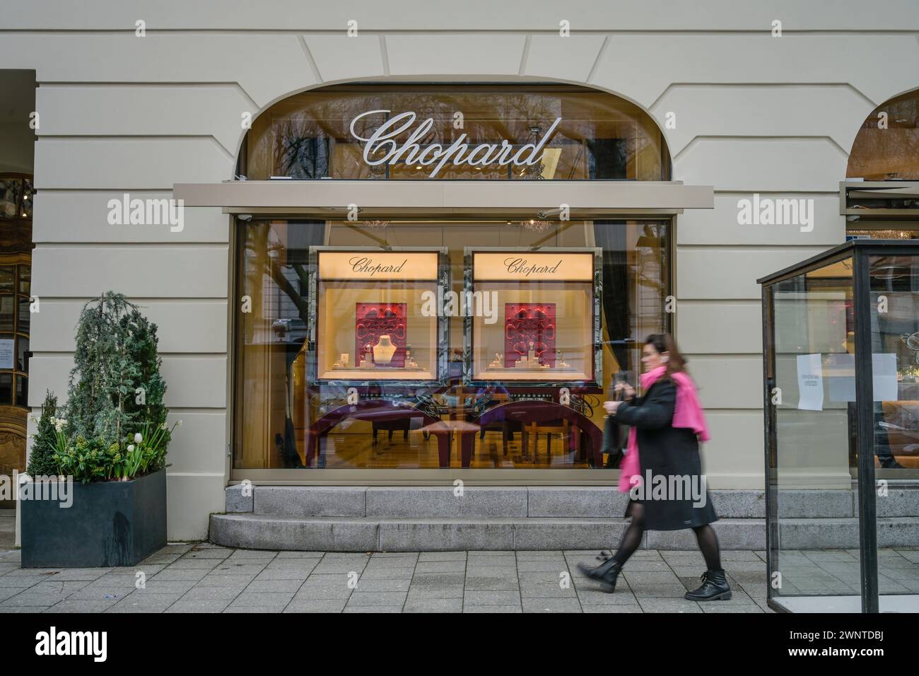 Chopard logo hi-res stock photography and images - Alamy