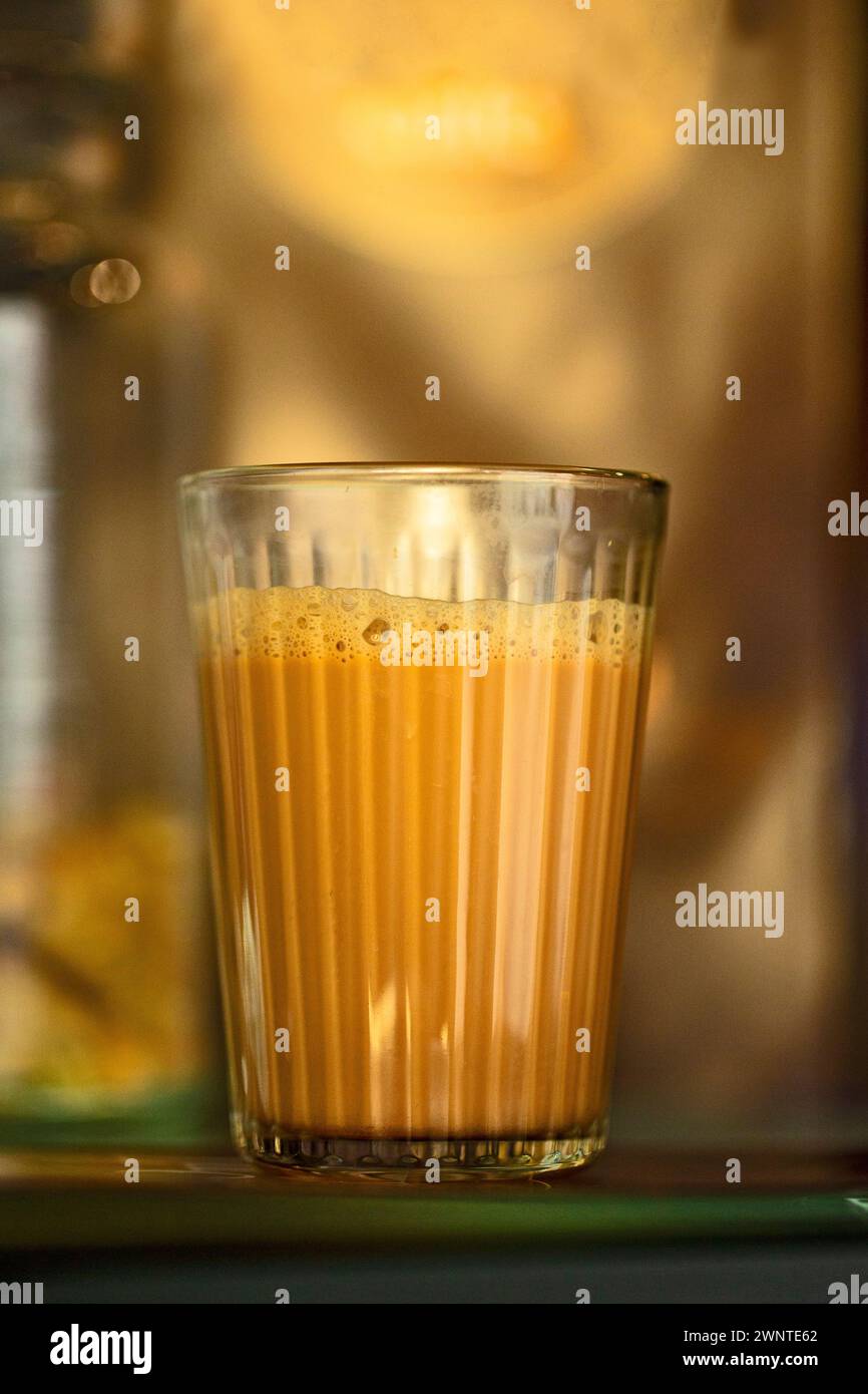 Chaiwala indian hi-res stock photography and images - Alamy