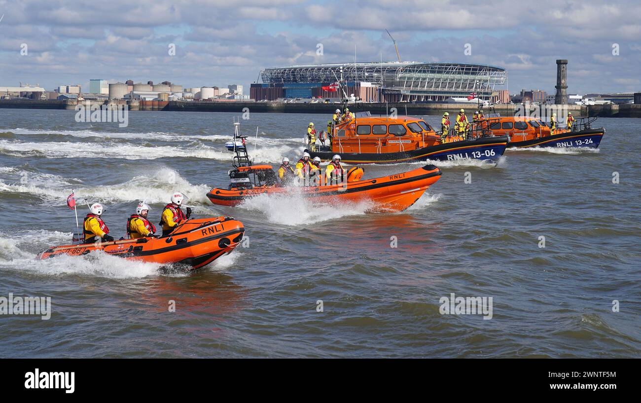 Rnli 200 ans Banque de photographies et d’images à haute résolution - Alamy