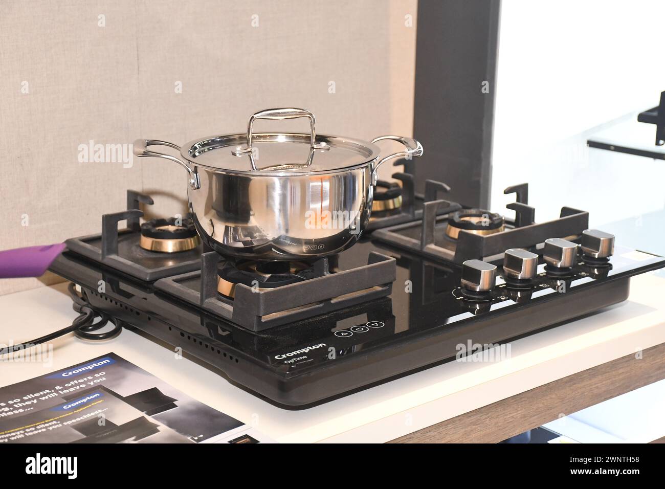 pan , gas stove , india Stock Photo - Alamy