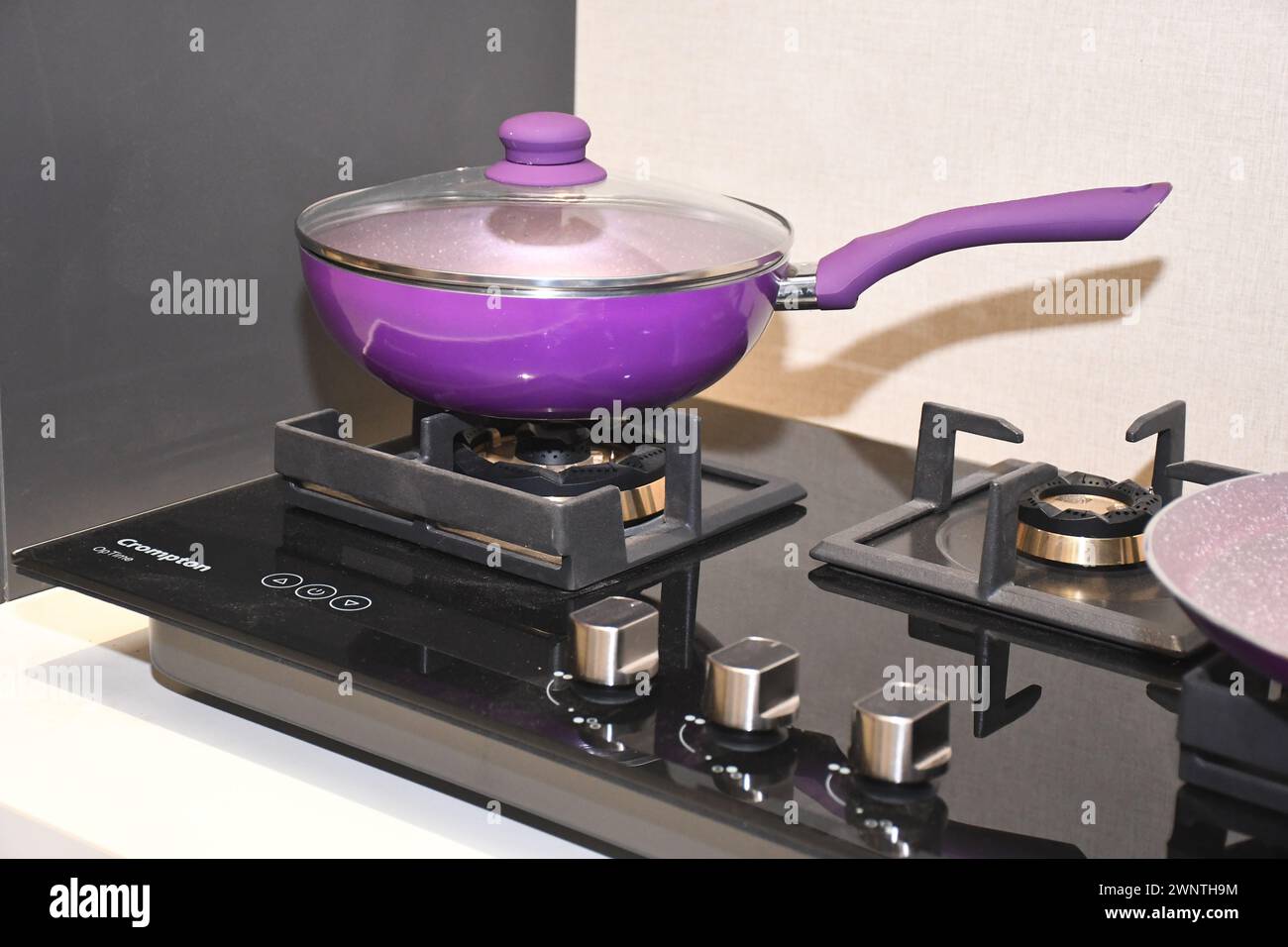 pan , gas stove , india Stock Photo - Alamy