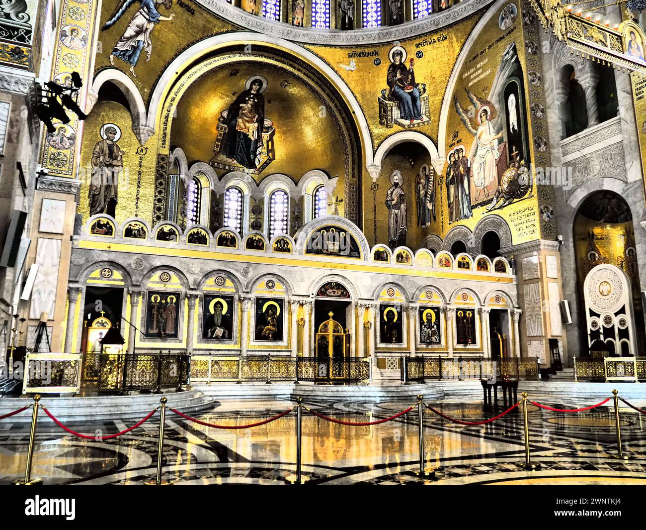 Orthodox curved domes hi-res stock photography and images - Alamy
