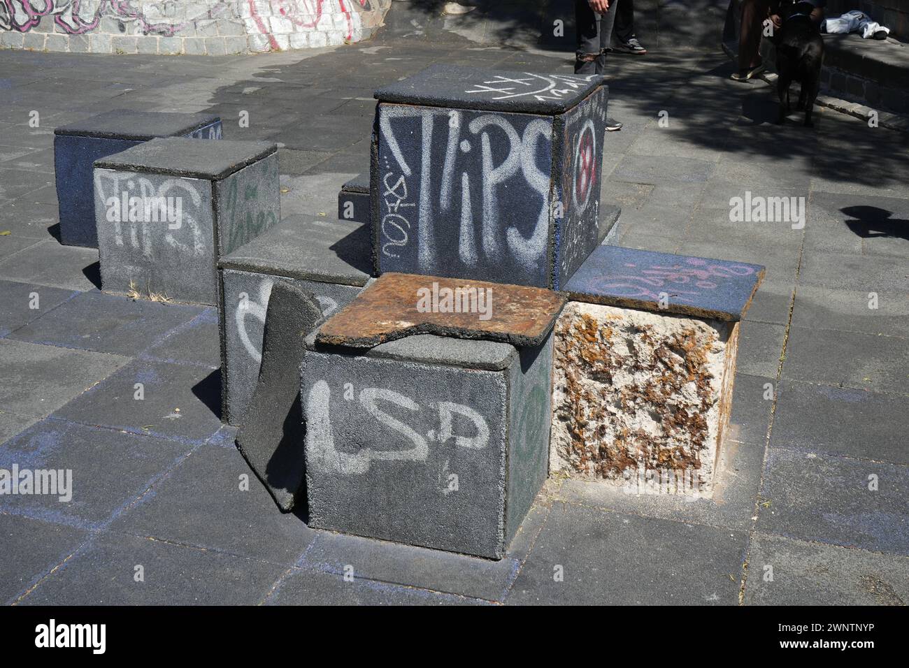 Square blocks of stone hi-res stock photography and images - Alamy