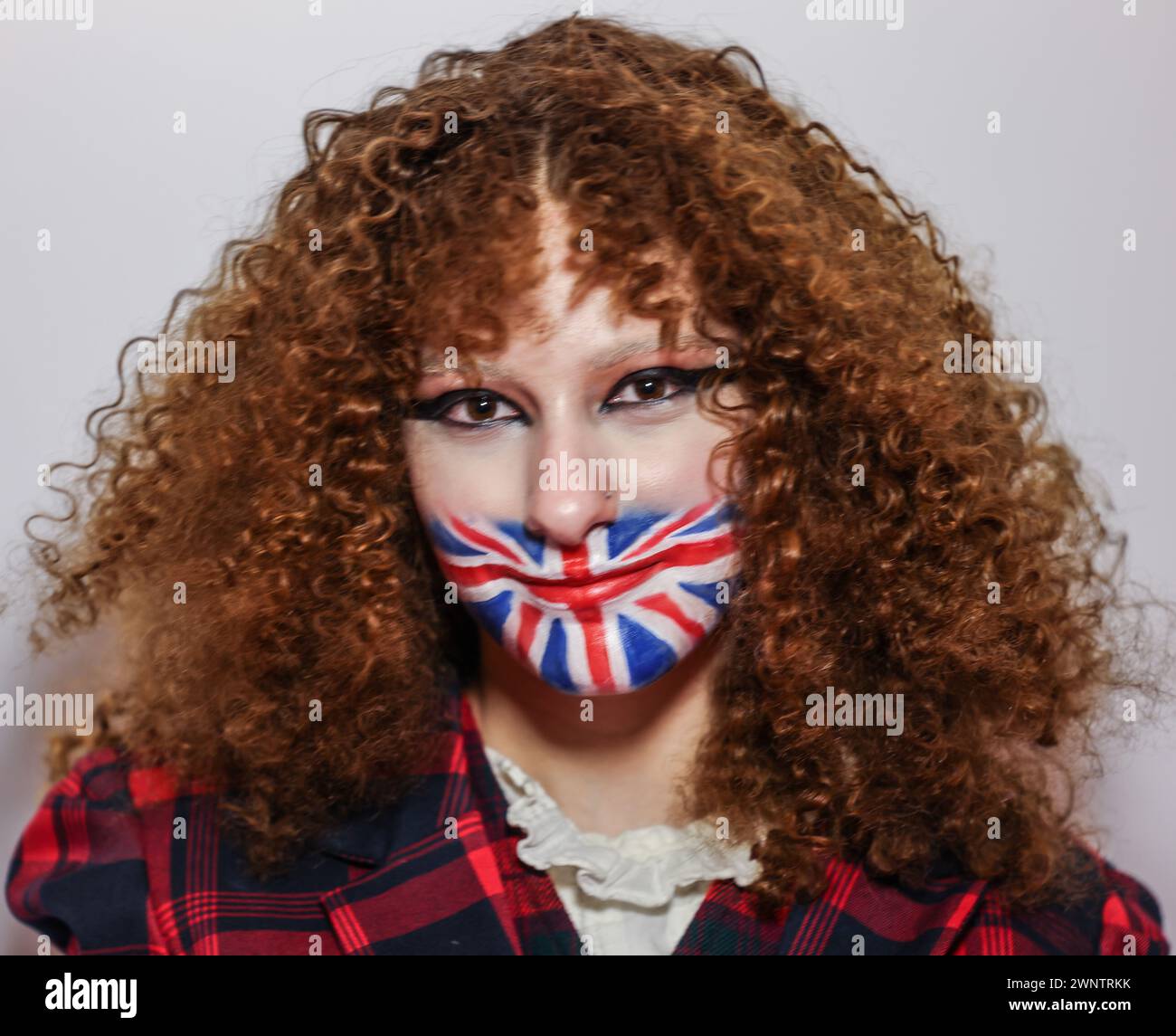 Face front cover competition hi-res stock photography and images - Alamy