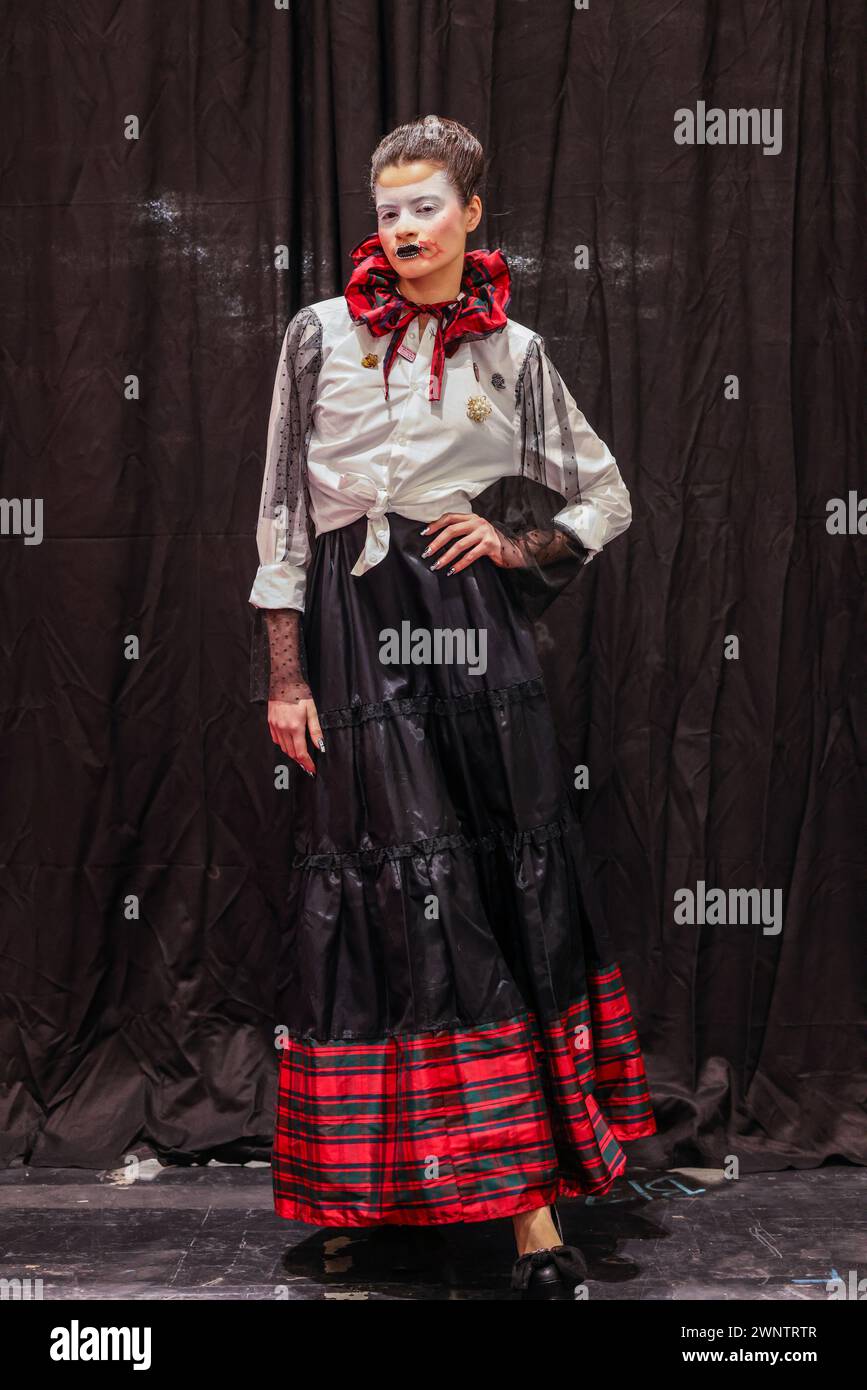 Face front cover competition hi-res stock photography and images - Alamy