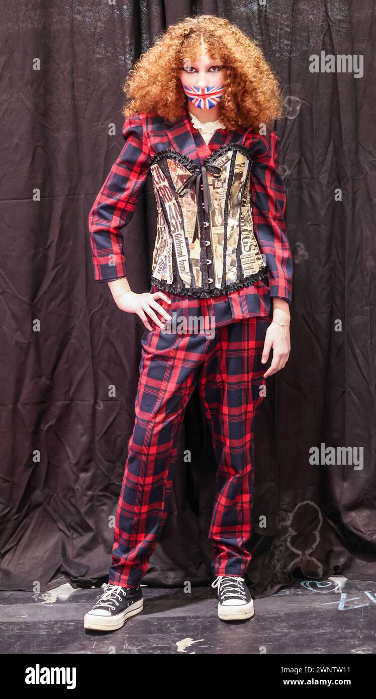 Face front cover competition hi-res stock photography and images - Alamy