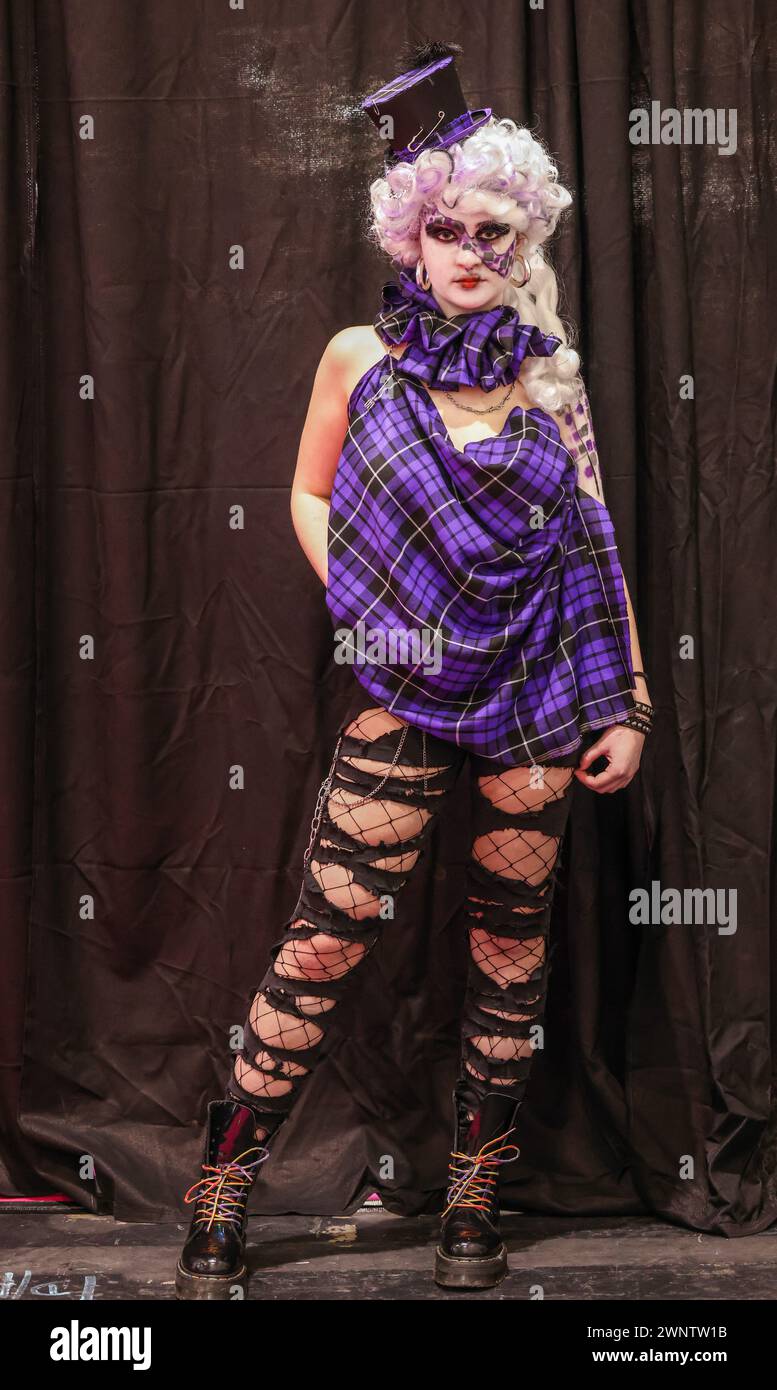 Face front cover competition hi-res stock photography and images - Alamy