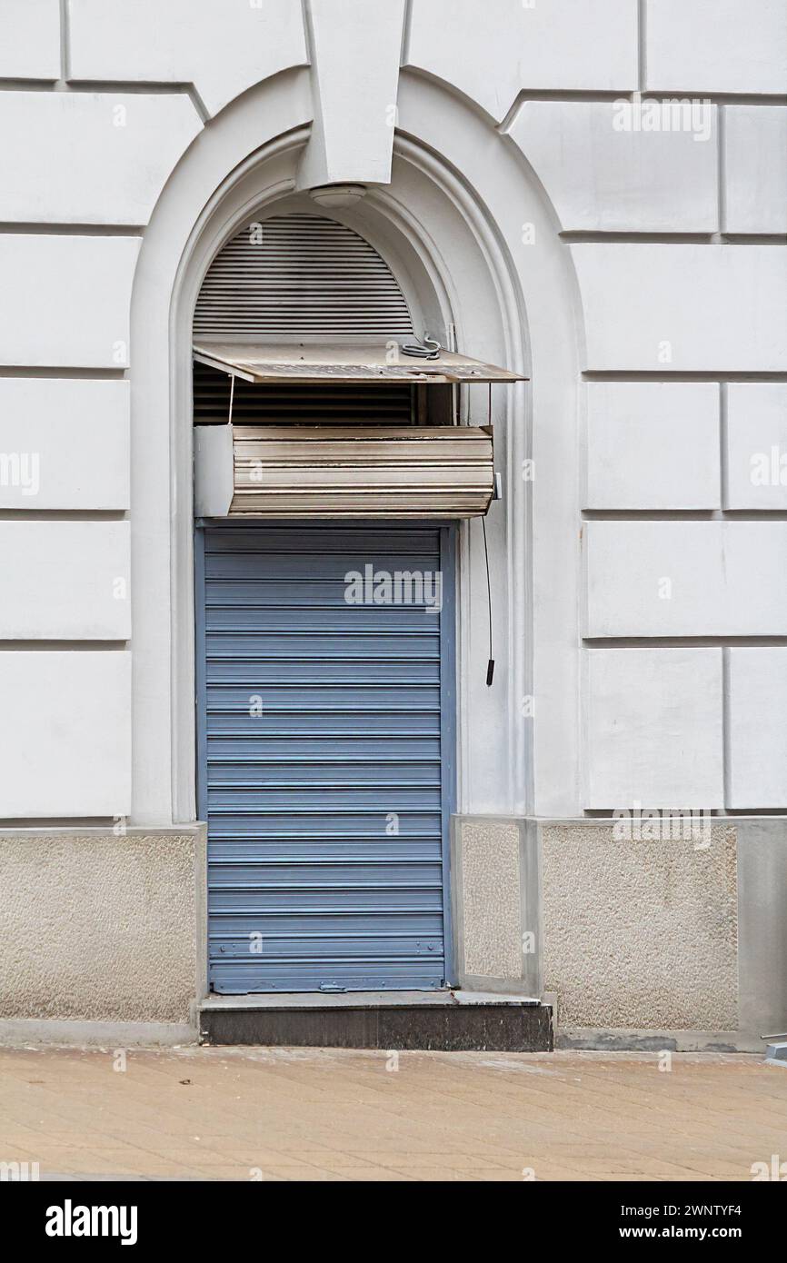 Roller shutter door street hi-res stock photography and images - Alamy