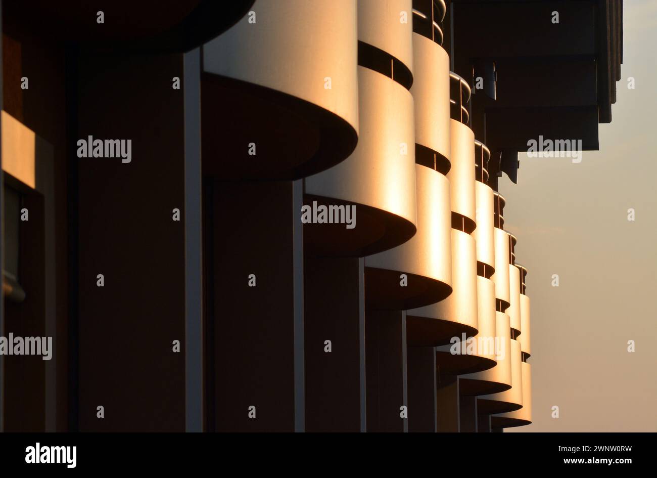 Round metal buildings hi-res stock photography and images - Alamy