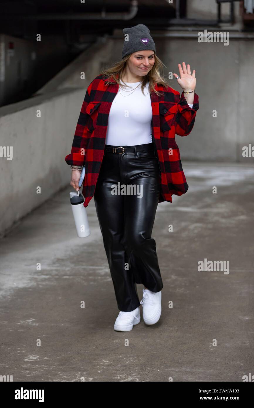 OTTAWA, ON - MARCH 02: XXX during walk-ins before Professional Women's ...