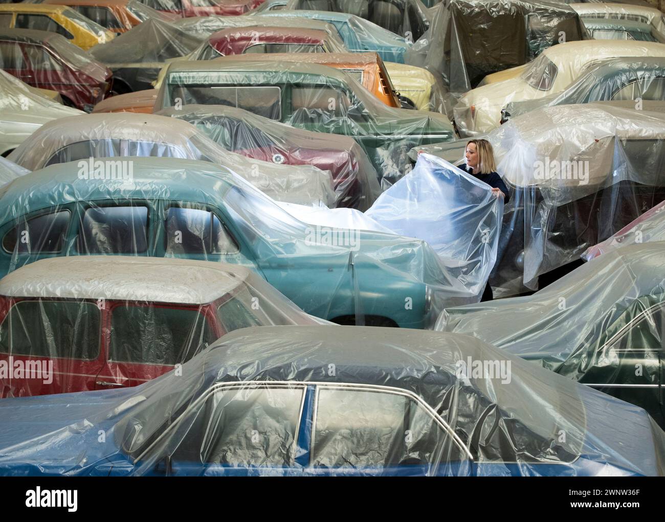 21/04/21 Anna Melton - 1952 Standard Vanguard . A collection of 130 ...