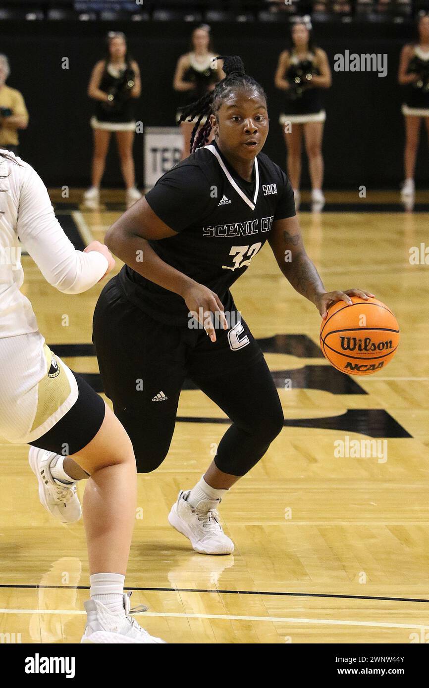 SPARTANBURG, SC - MARCH 02: Chattanooga Mocs forward Raven Thompson (32 ...