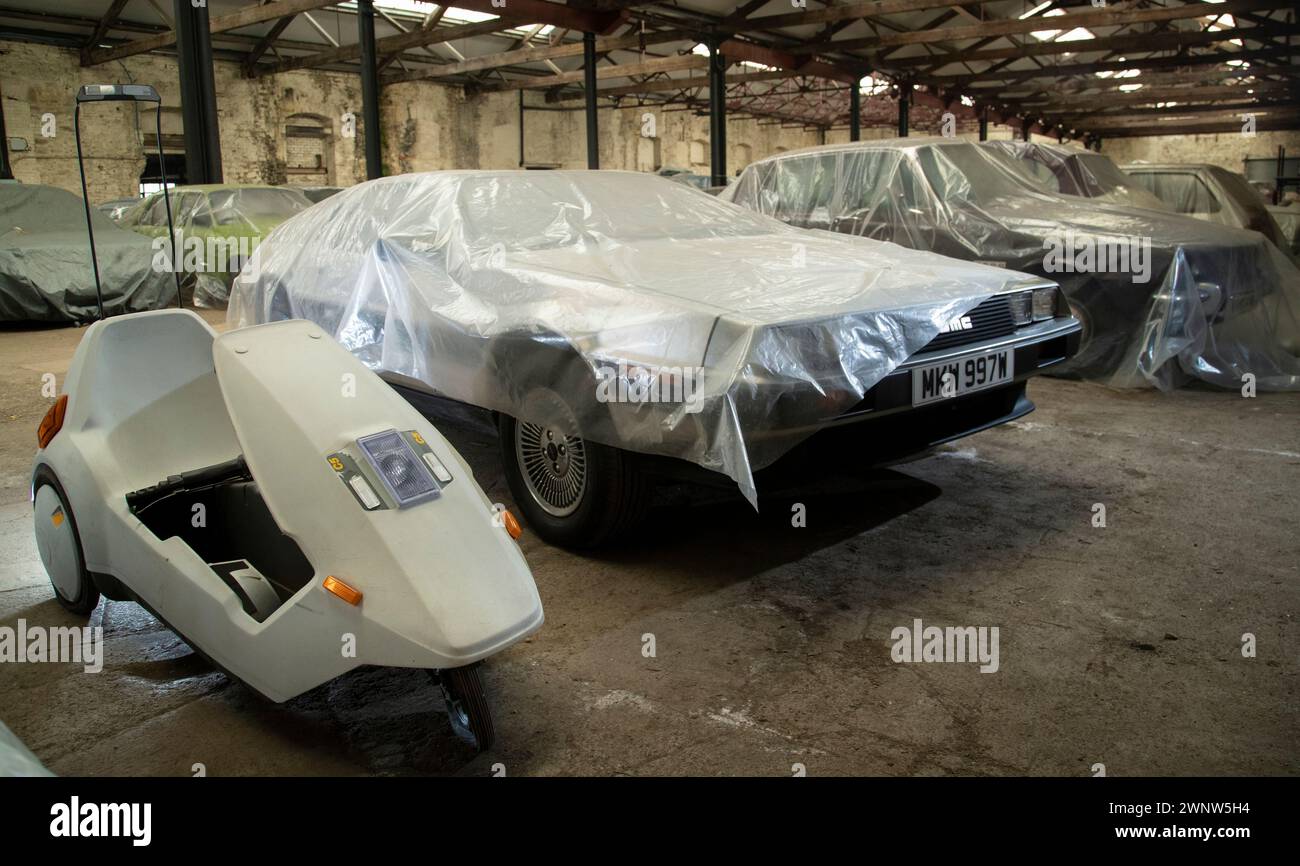 21/04/21 Sinclair C5, DeLoren and Rover P6. A collection of 130 British ...