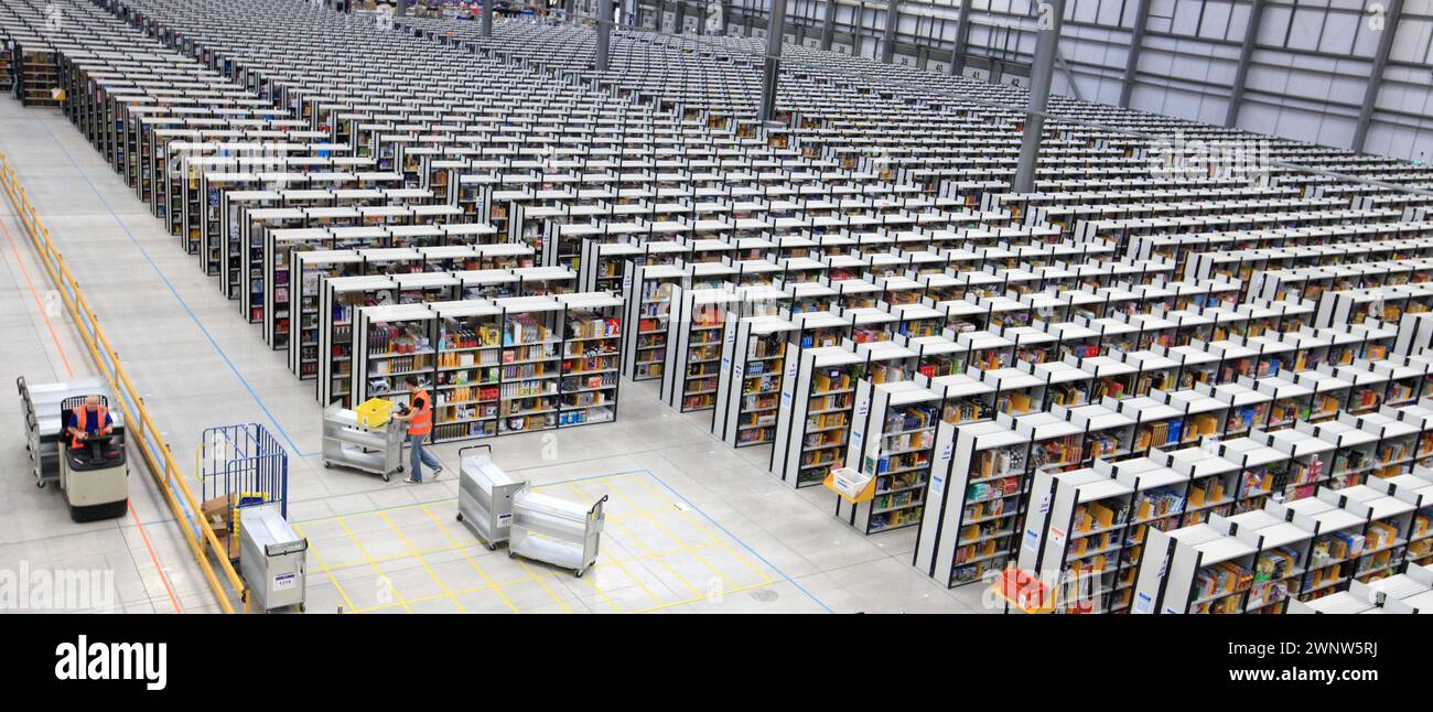 23/11/12 Amazon Fulfillment and distribution Centre, Rugeley ...