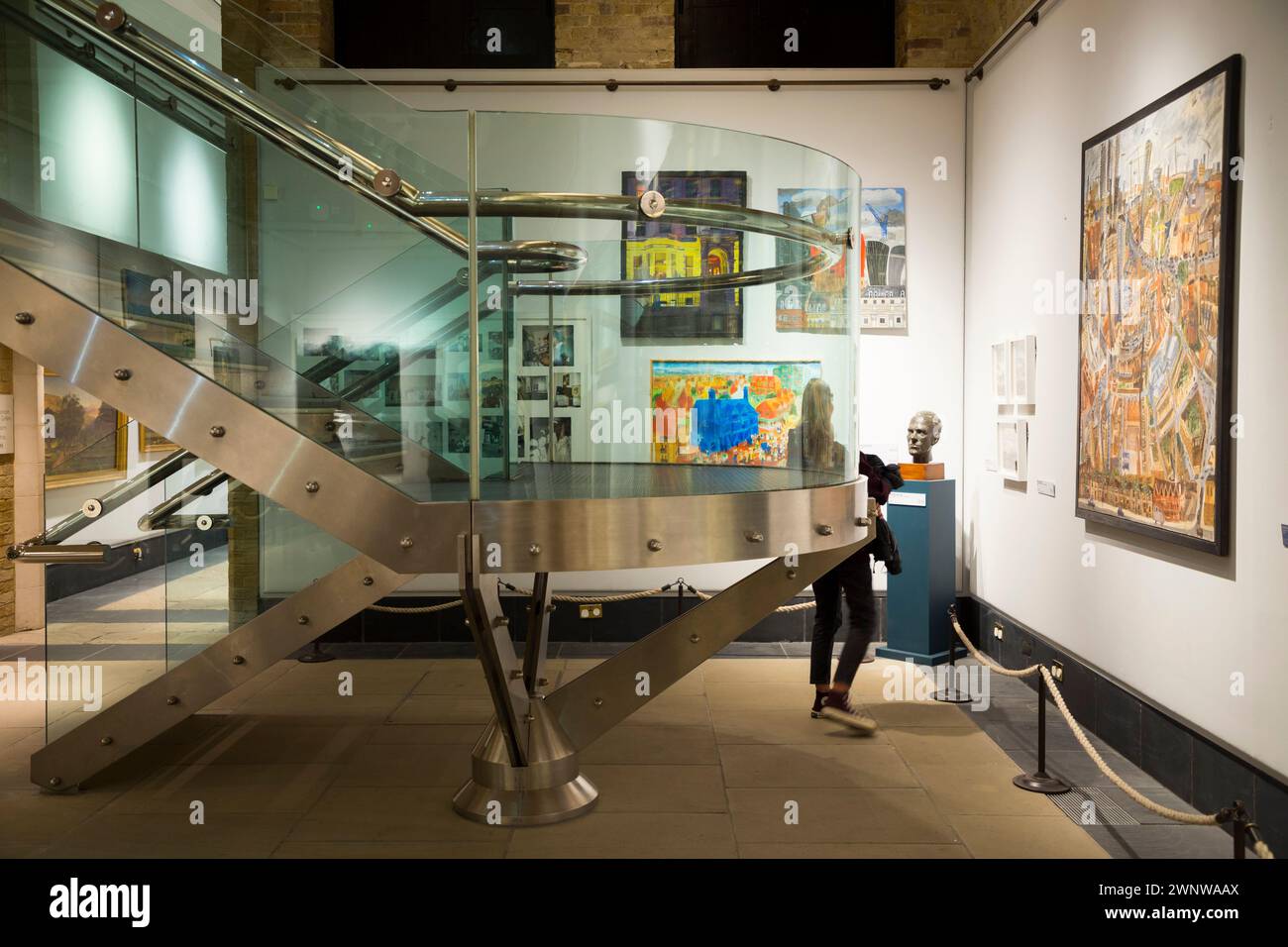 Guildhall yard art gallery hi-res stock photography and images - Alamy