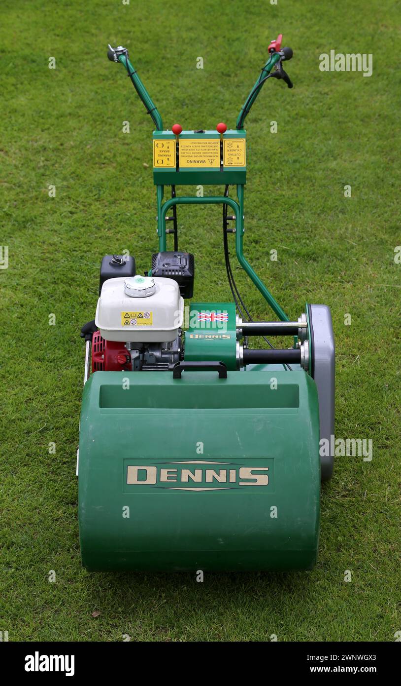 Verticut hi-res stock photography and images - Alamy