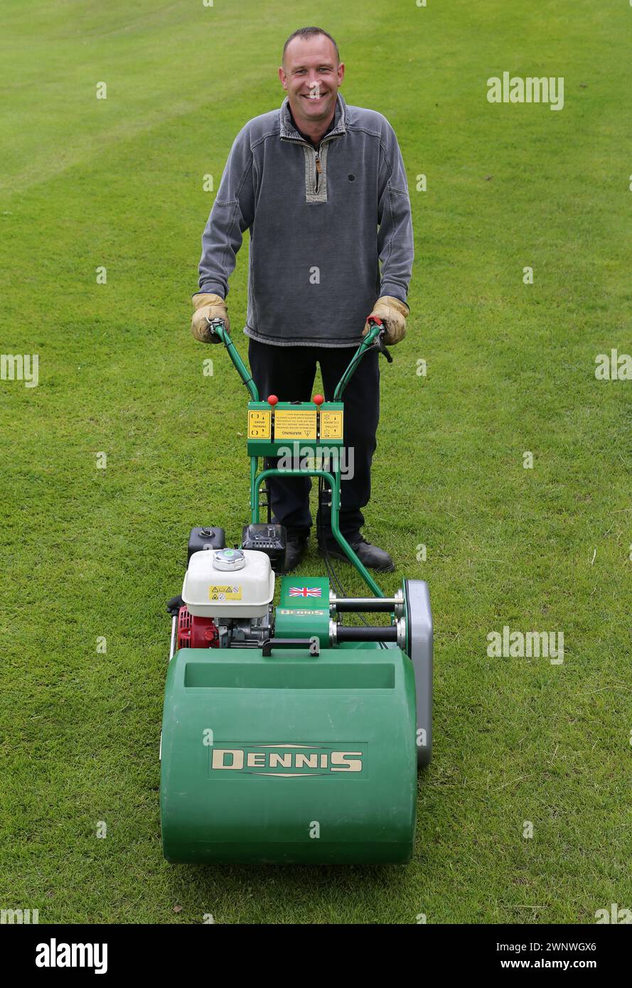 Verticut hi-res stock photography and images - Alamy