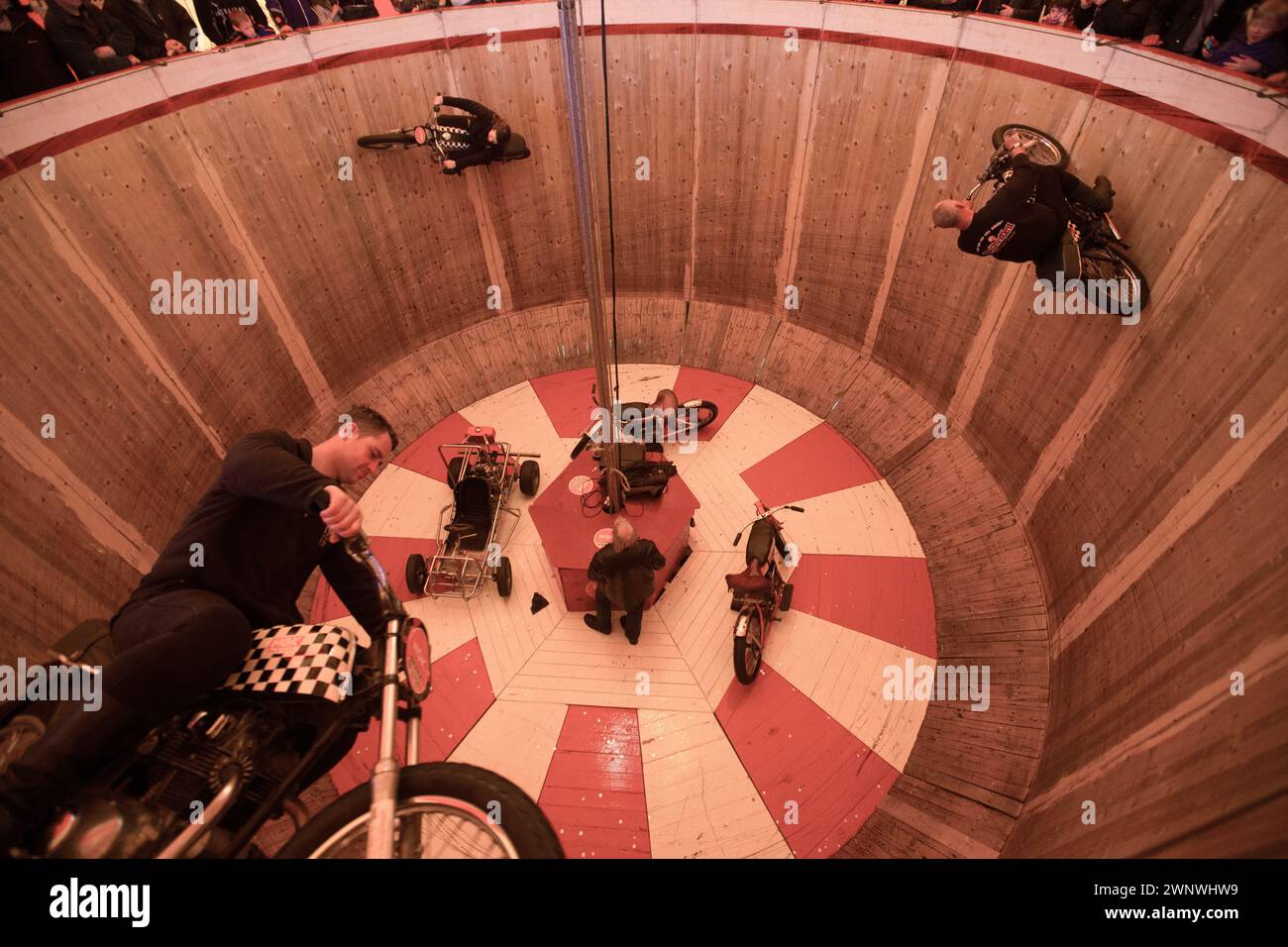 Vintage motorcycles with riders hi-res stock photography and images - Alamy