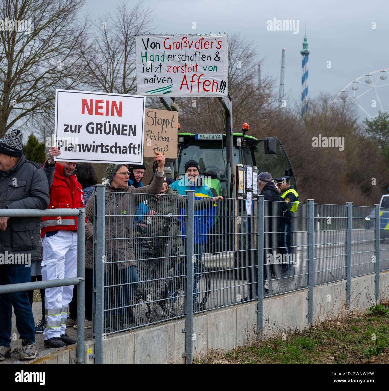 Solarcarportanlage hi-res stock photography and images - Alamy