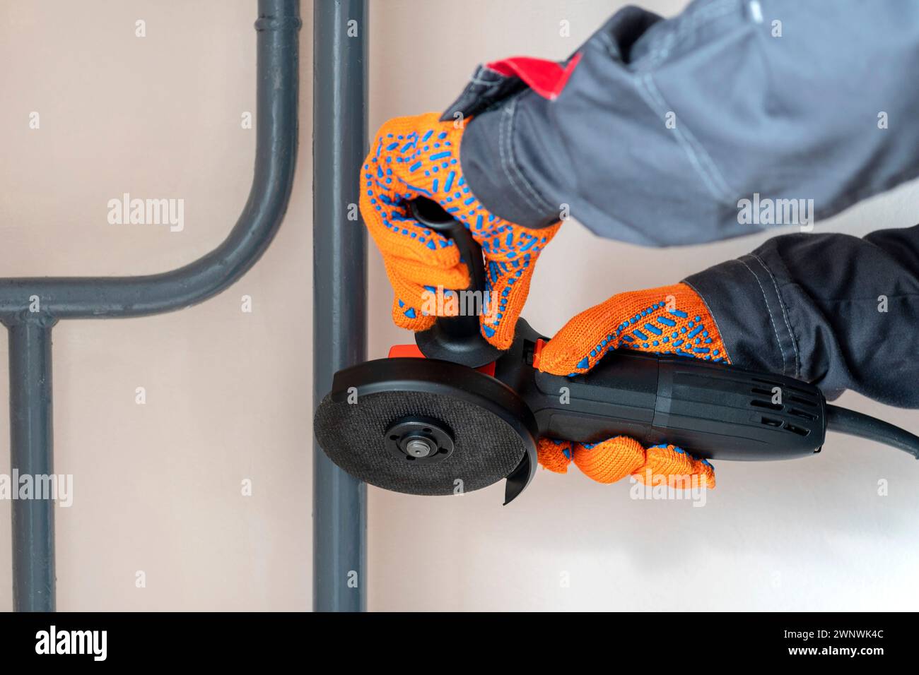 Disc turning machine hi-res stock photography and images - Alamy