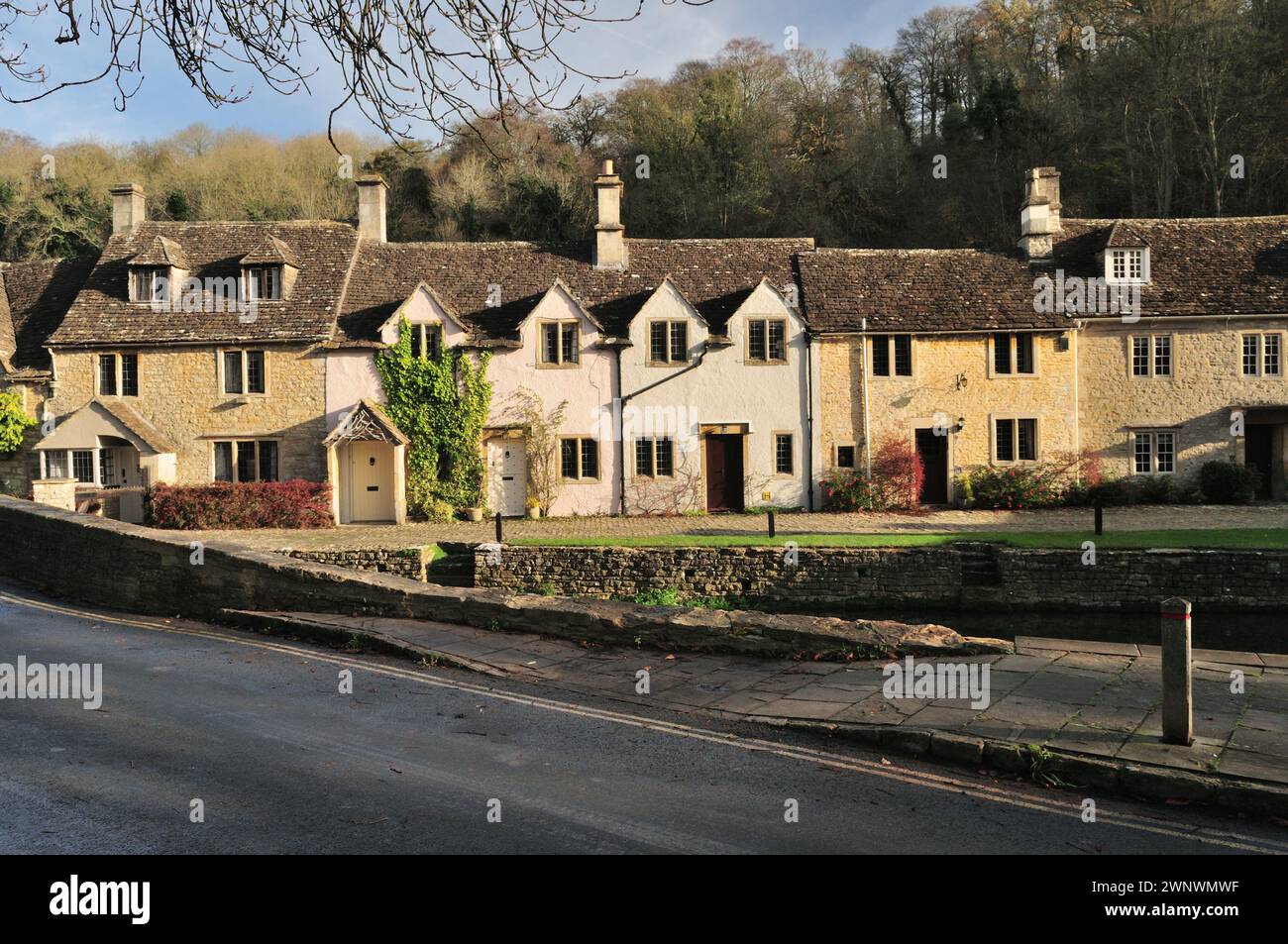 Picturesque cottages beside the By Brook in Castle Combe, Wiltshire ...
