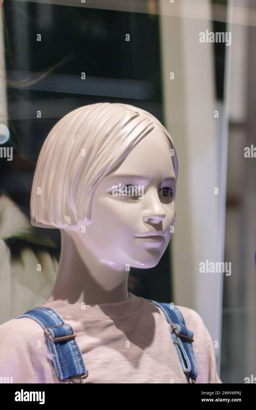 Boy and girl mannequins hi-res stock photography and images - Alamy