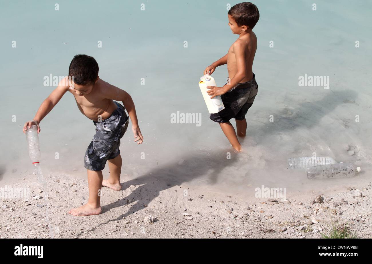 Blue lagoon of buxton hi-res stock photography and images - Alamy
