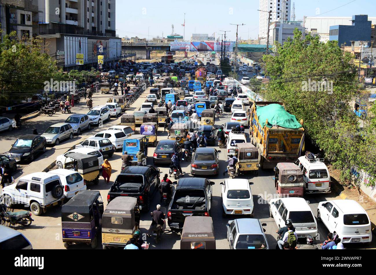 A large numbers of vehicles stuck in traffic jam due to negligence of ...