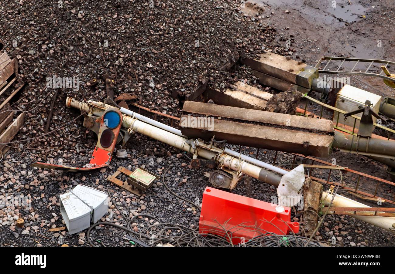 Bent semphore signal hi-res stock photography and images - Alamy