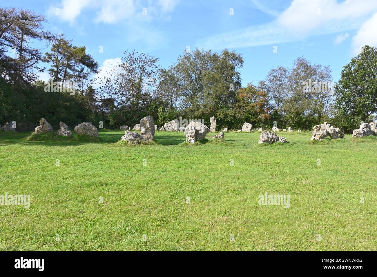 King's Men stone circle at the Rollright stones site on Oxfordshire ...