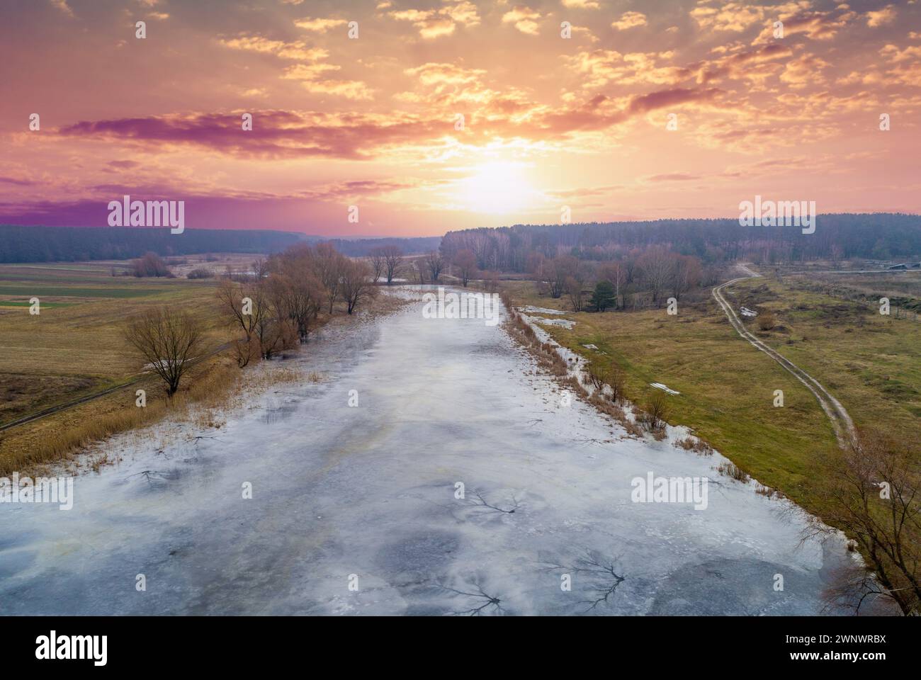 Above the frozen river hi-res stock photography and images - Alamy