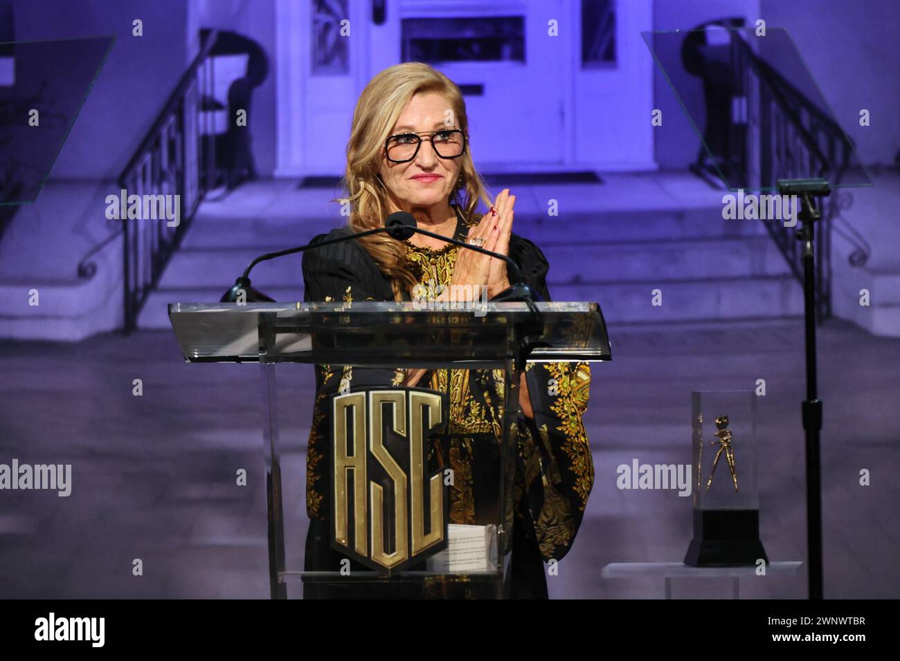 Los Angeles, USA. 03rd Mar, 2024. Amy Vincent, ASC accepts the ...