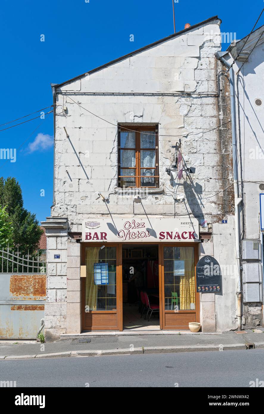 Restaurant chez victor hi-res stock photography and images - Alamy