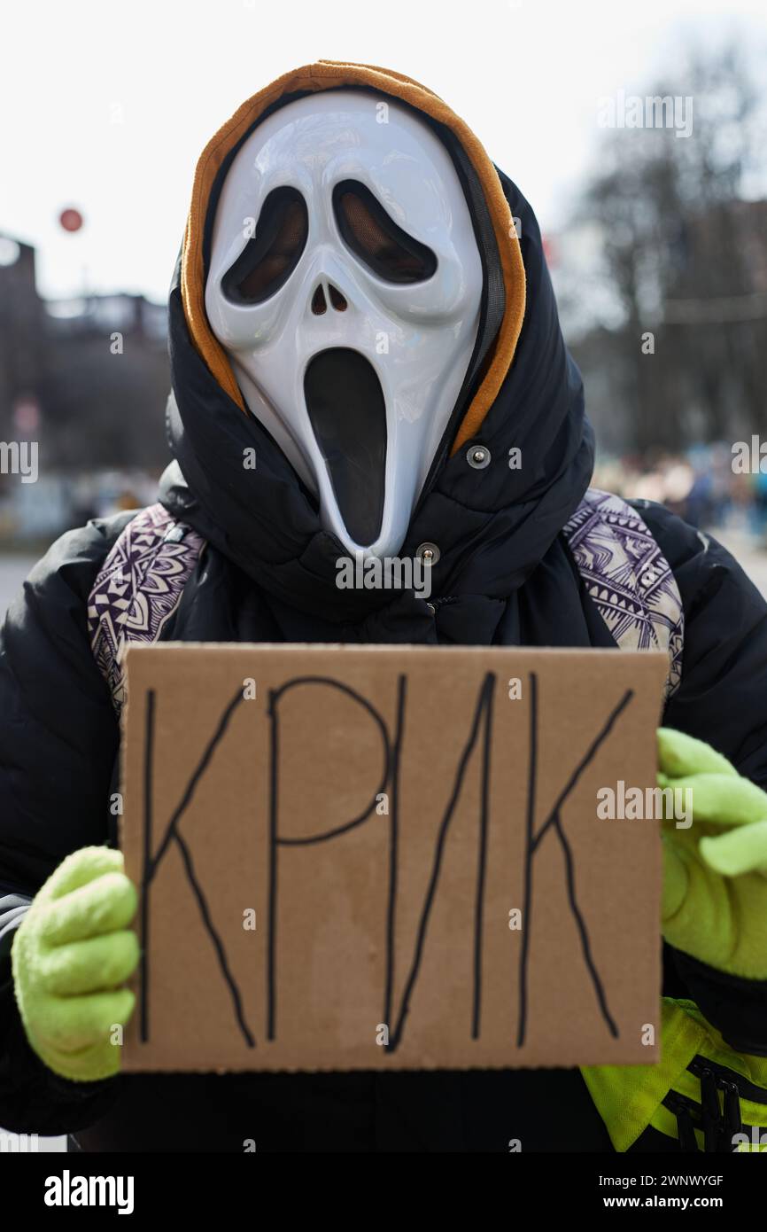 Scream movie mask hi-res stock photography and images - Alamy