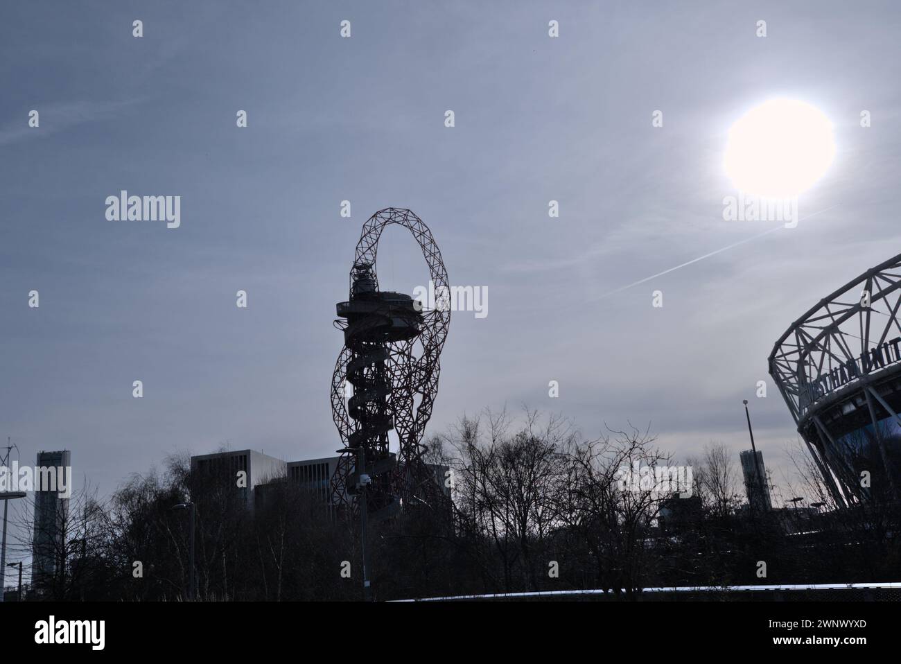 ArcelorMittal Orbit and London Stadium, Stratford Stock Photo - Alamy