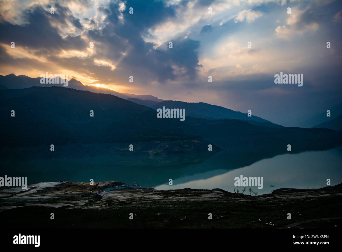 Sunrise view of Tehri mountains. Scenery sunrise over Tehri Lake ...