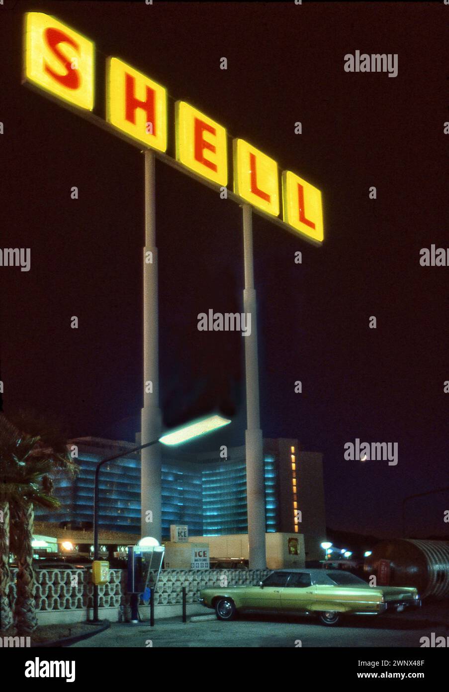 Shell gas station in Las Vegas Nevada USA in 1981 Stock Photo - Alamy