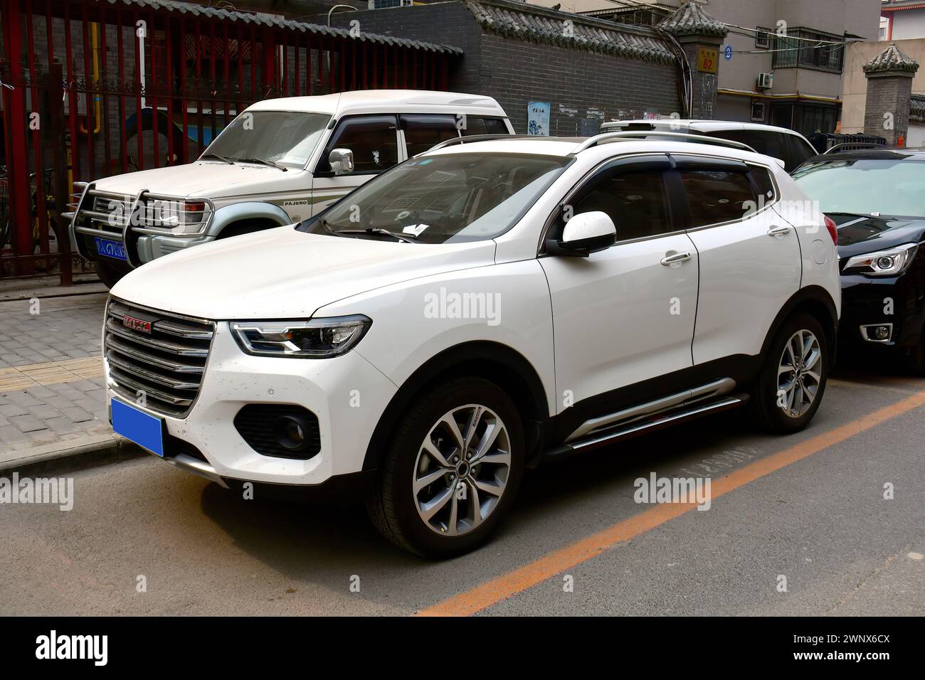 Cuv car hi-res stock photography and images - Alamy