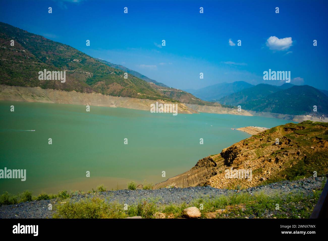 Tehri lake surrounded by mountains in Uttarakhand, india, Tehri Lake is ...