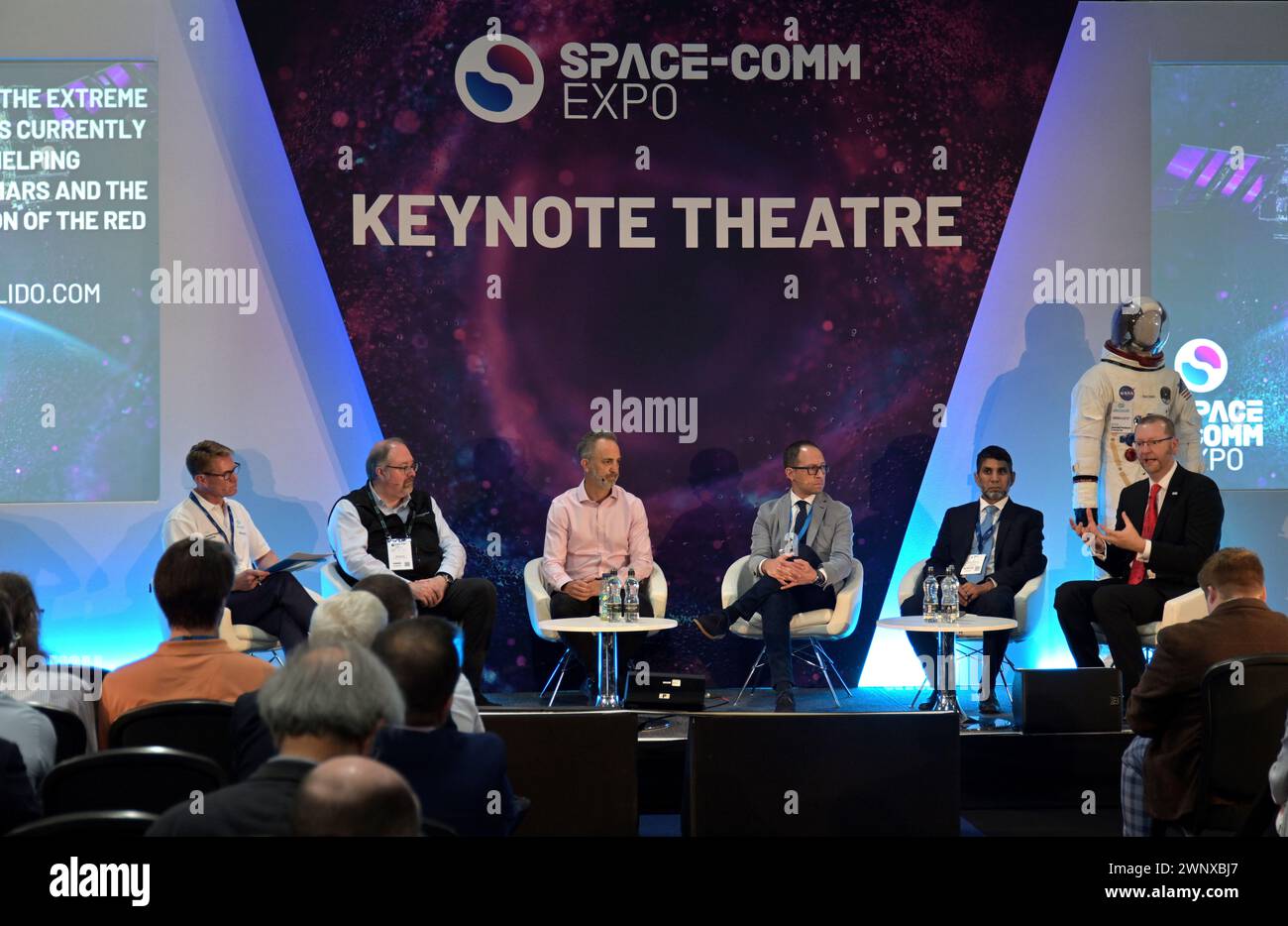 Space expo hi-res stock photography and images - Alamy