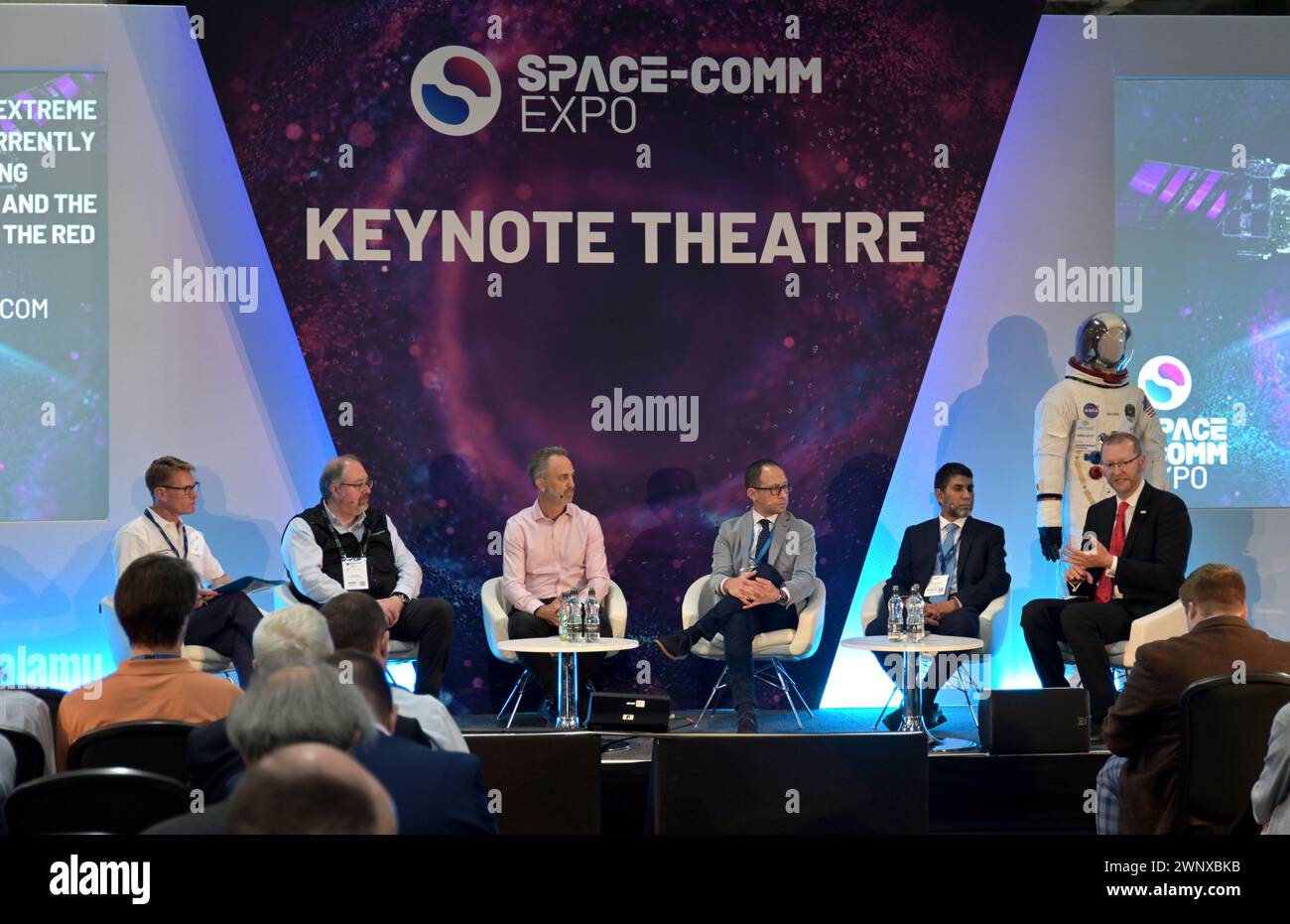 Farnborough exhibition centre hi-res stock photography and images - Alamy