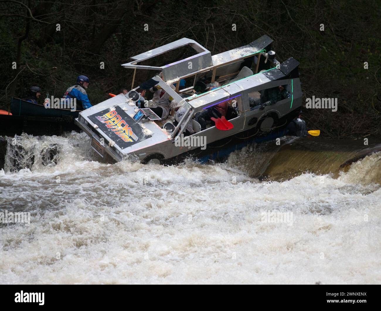 26/12/15 Doc Brown's flux capacitor gets flooded as his Back To The ...