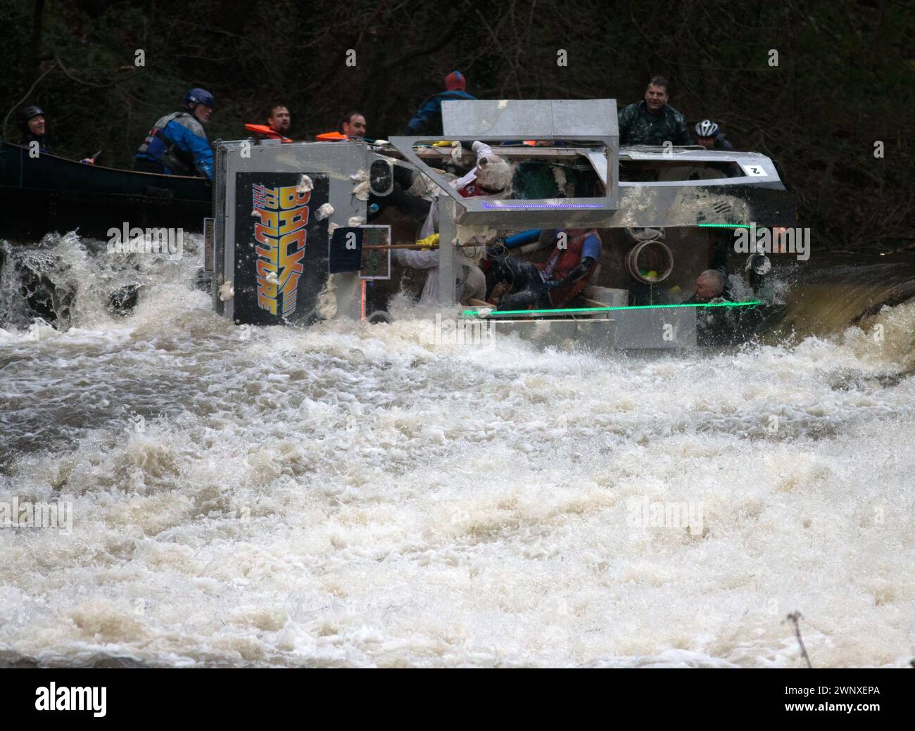 26/12/15 Doc Brown's flux capacitor gets flooded as his Back To The ...