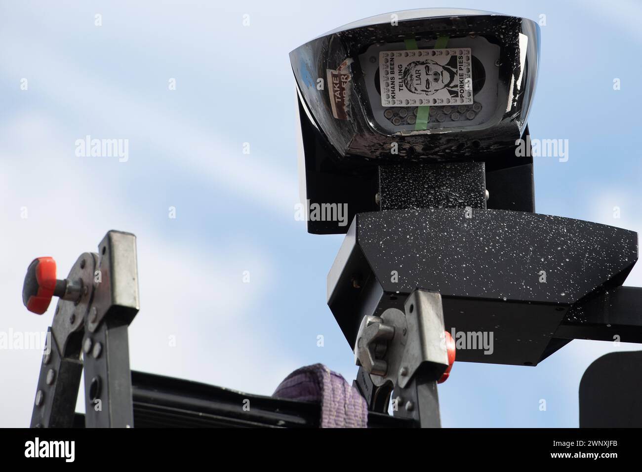 Congestion charge sticker hi-res stock photography and images - Alamy