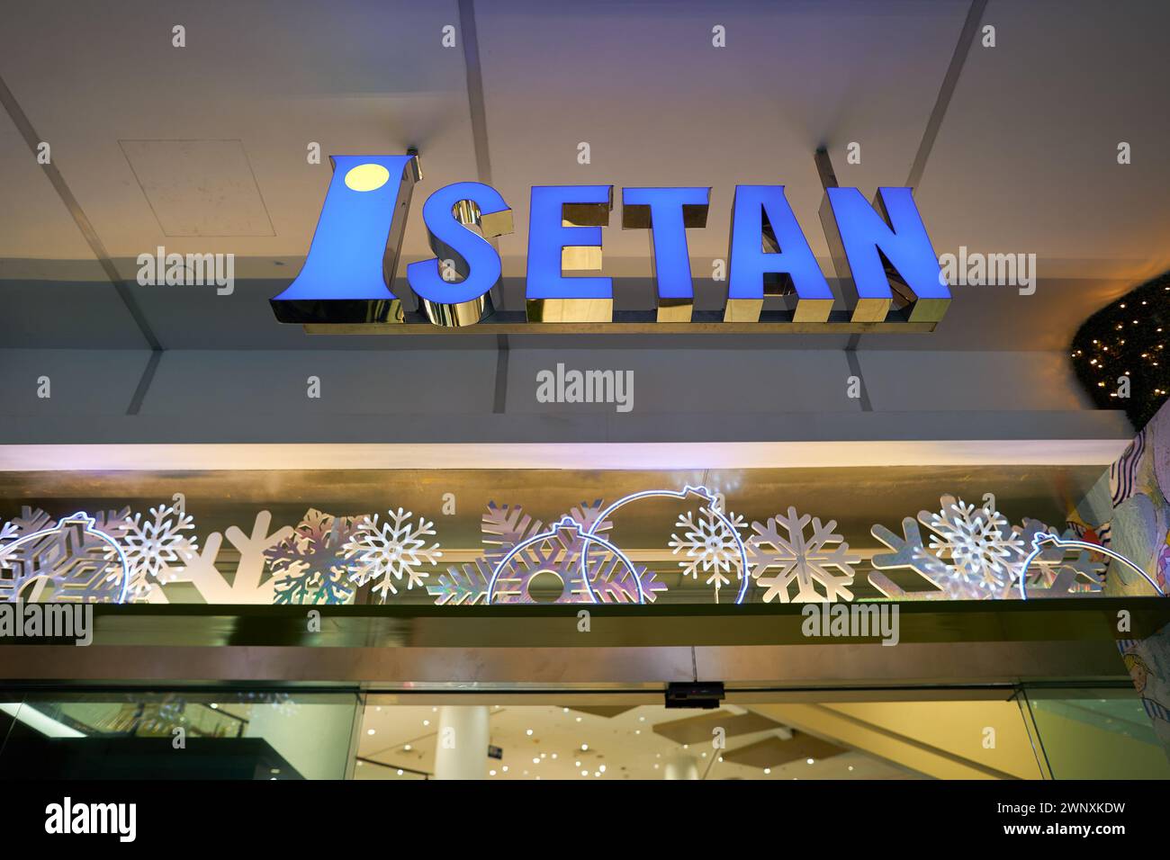 Isetan singapore hi-res stock photography and images - Alamy