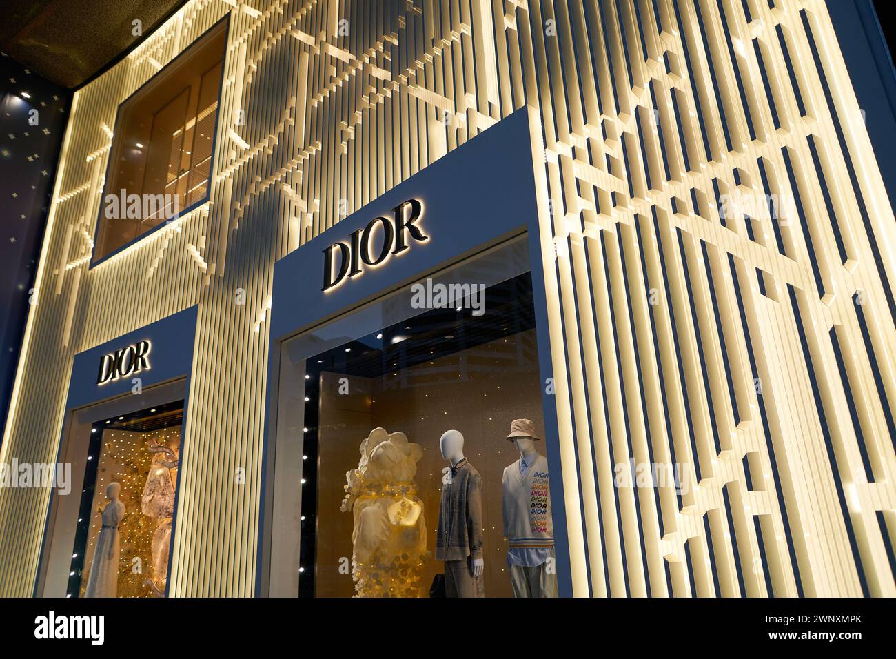 Ion orchard shopping mall 2023 hi-res stock photography and images - Alamy